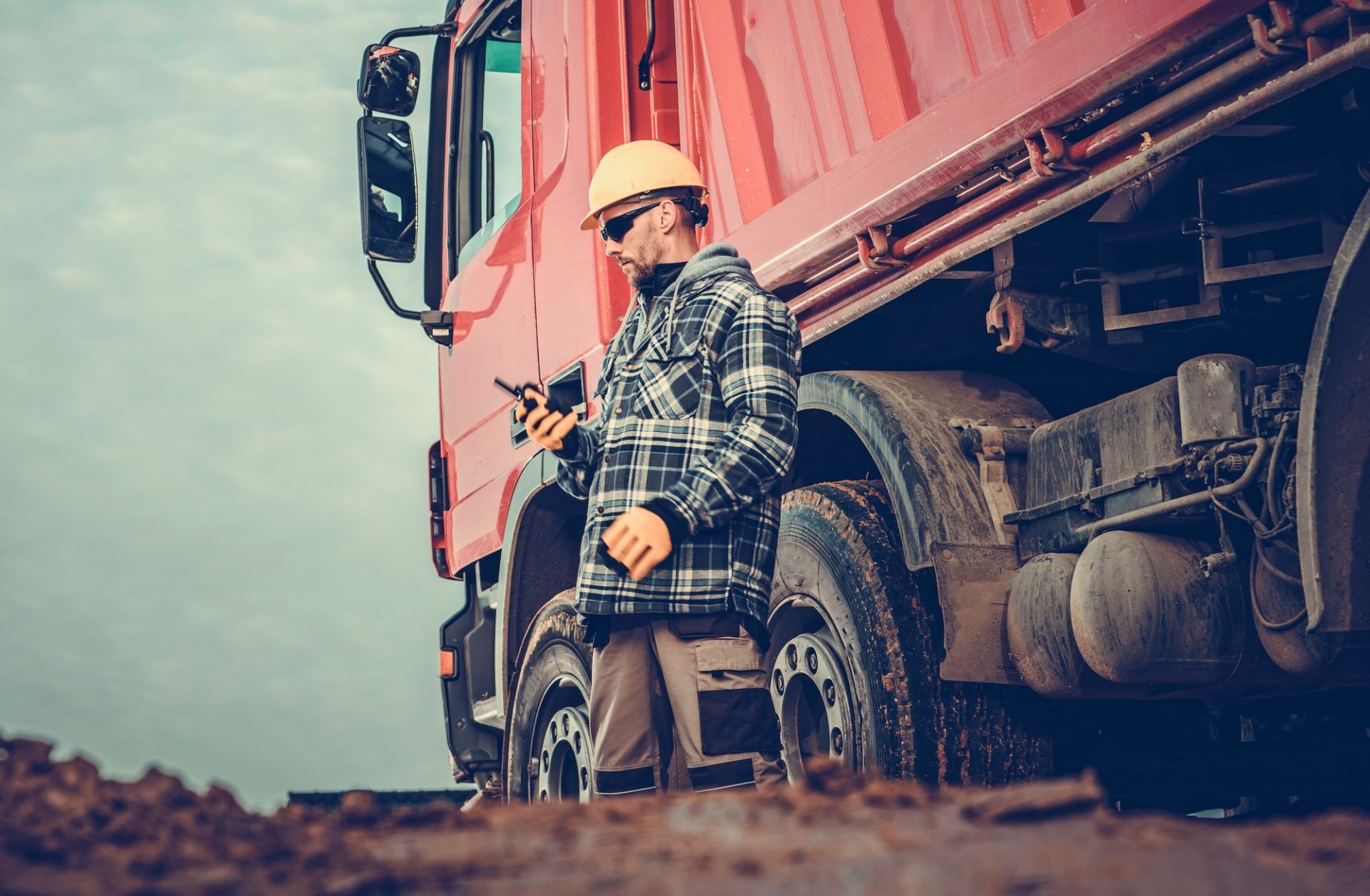 The Ultimate Guide on How to Start a Dump Truck Business Successfully