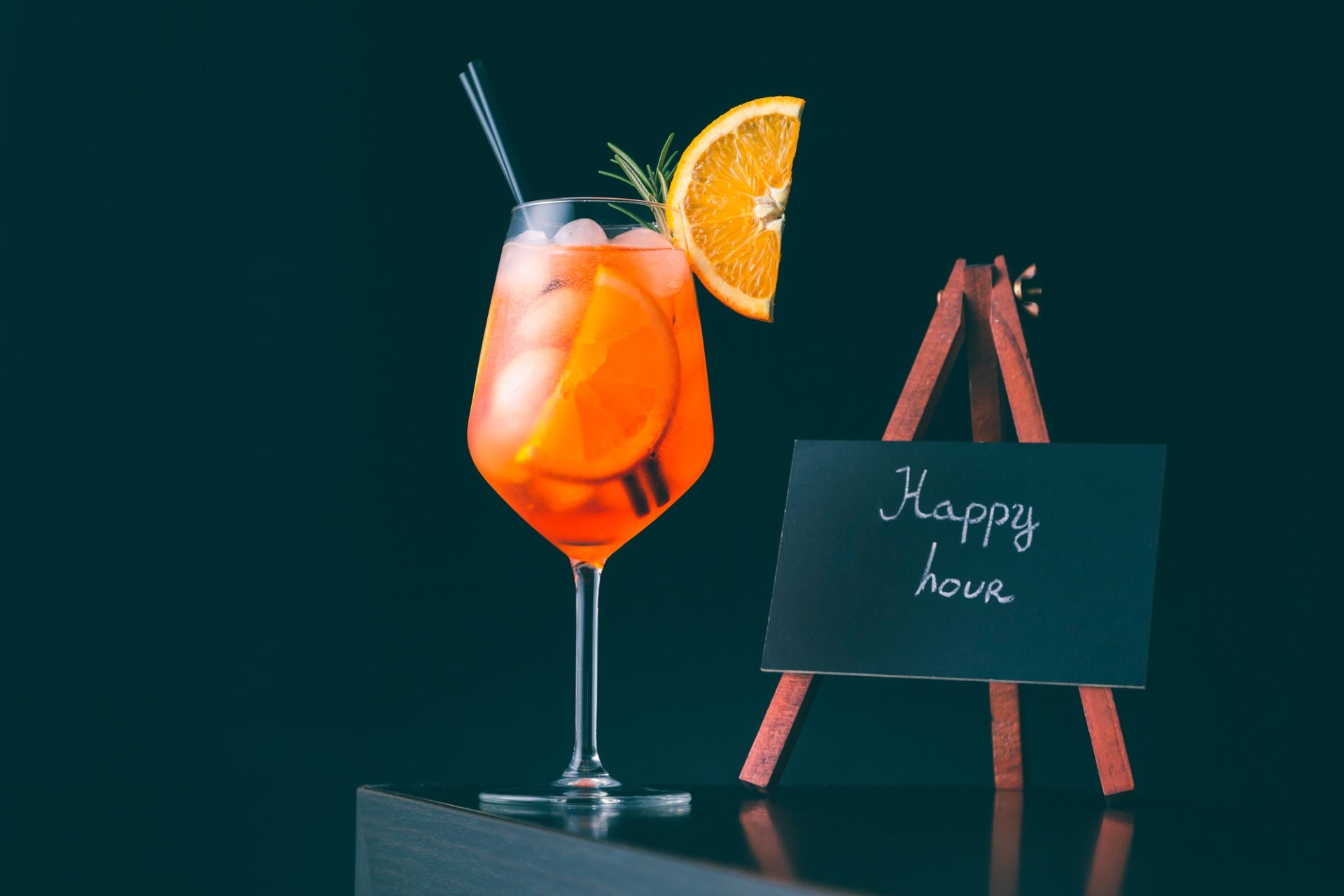 Discover What a Happy Hour Is and How to Make the Most of It